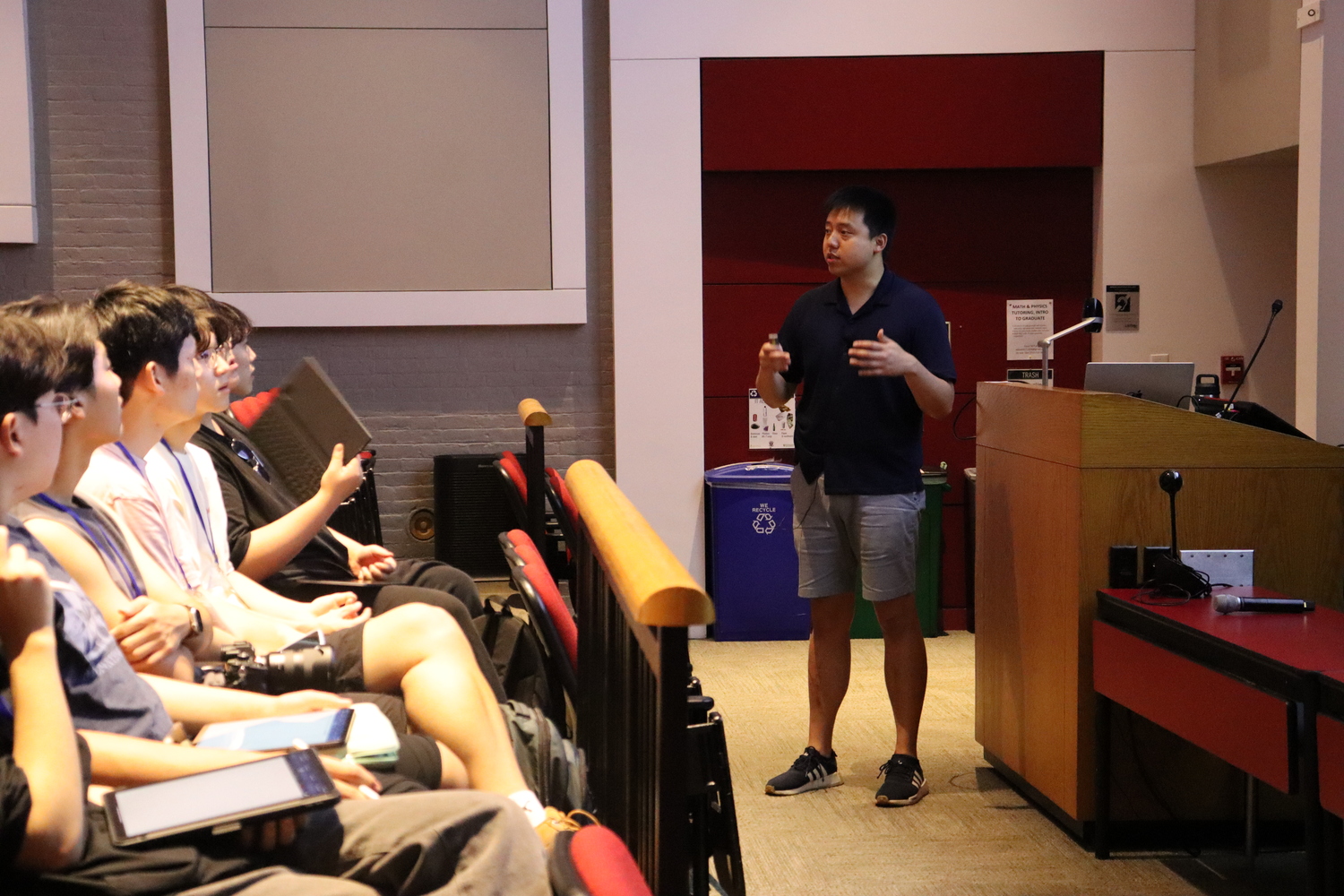Richard Liu inspires future scientists from Korea | Department of ...